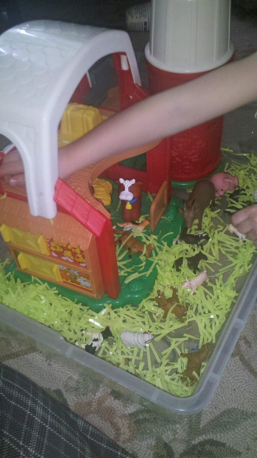 Munchkin and Bean: Small World: Farm