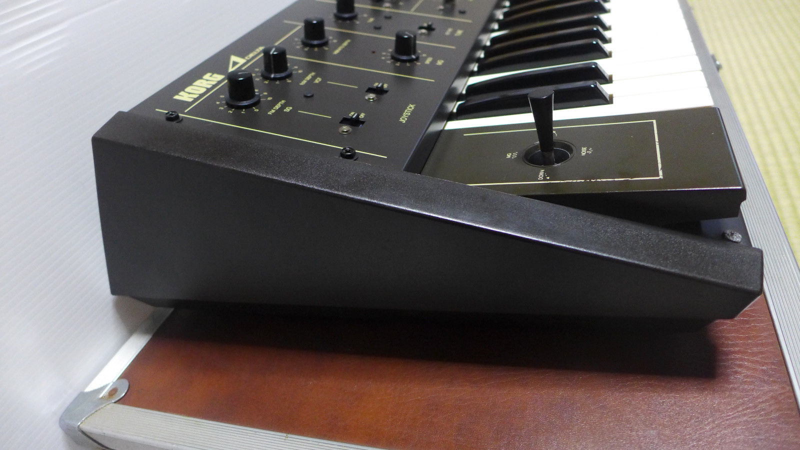 MATRIXSYNTH: Korg Delta Vintage Analog Synthesizer With Case