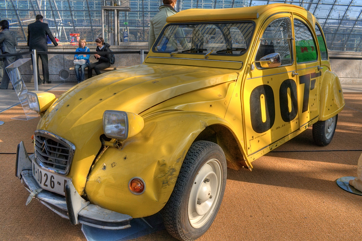 Net Cars Show: 1981 Citroën 2CV '007'