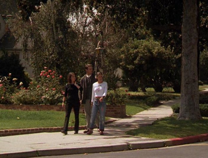 Filming Locations of Chicago and Los Angeles: Charmed: Season 2 ...