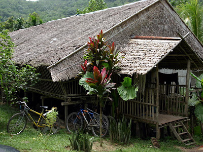 S4B4H INSIDe^ _ ^MACAM-macam ADA.: SABAH TRADITIONAL ETHNIC HOUSE