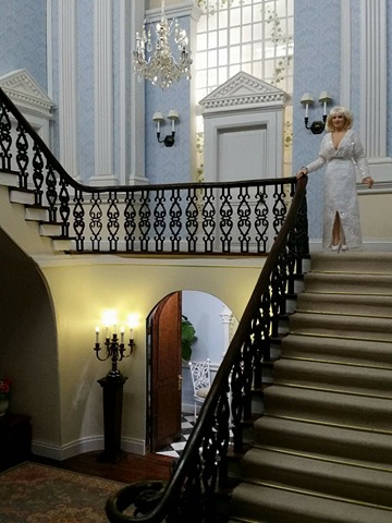 BRBTV News Blog: A video peek inside a dazzling "Dynasty" mansion model