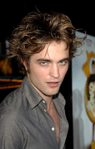 Robert Pattinson as Edward Cullen Hairstyle Pictures | Celebrities ...