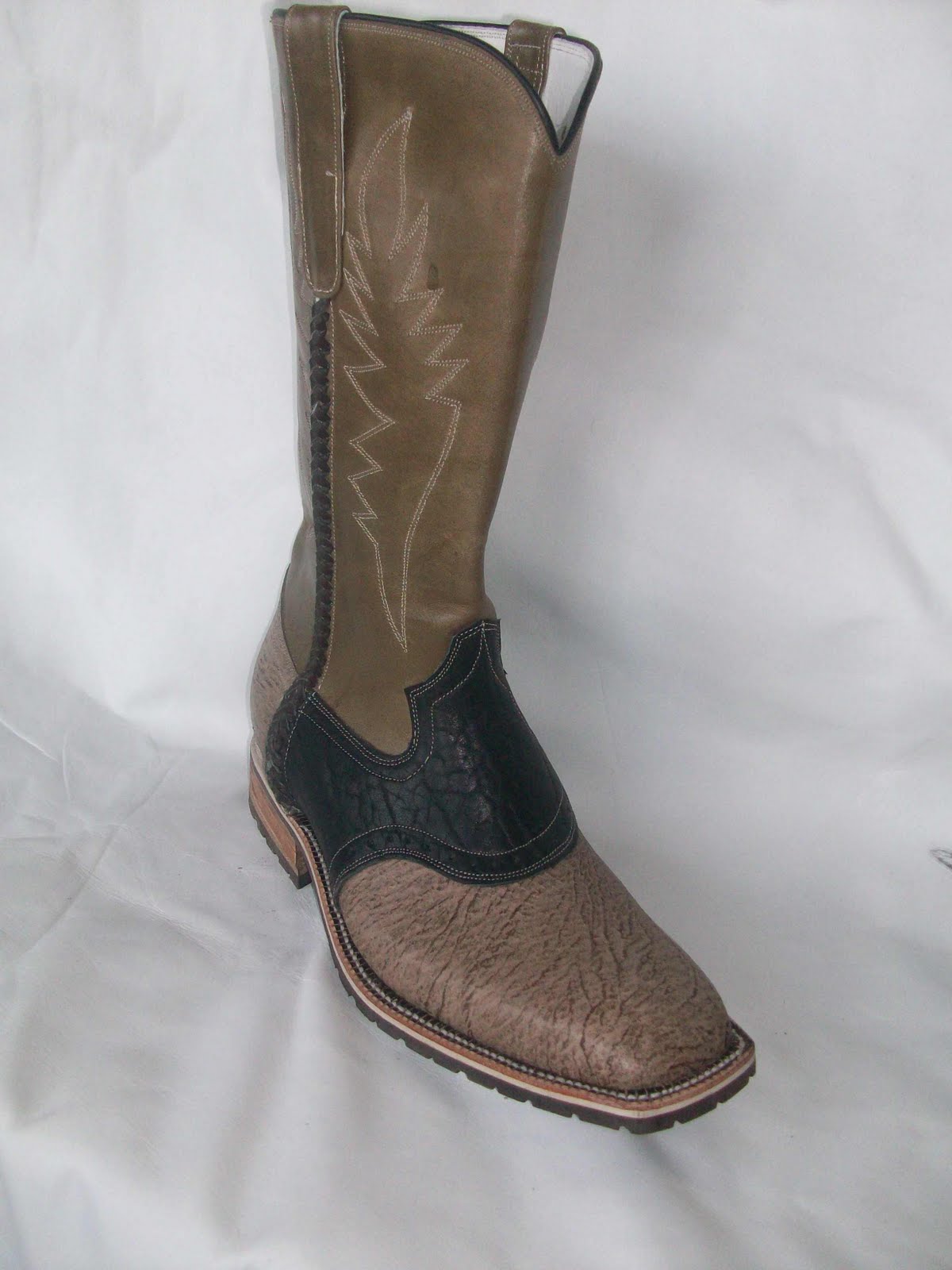 Botas hechas a mano (artesanal): bota en piel de mantarraya