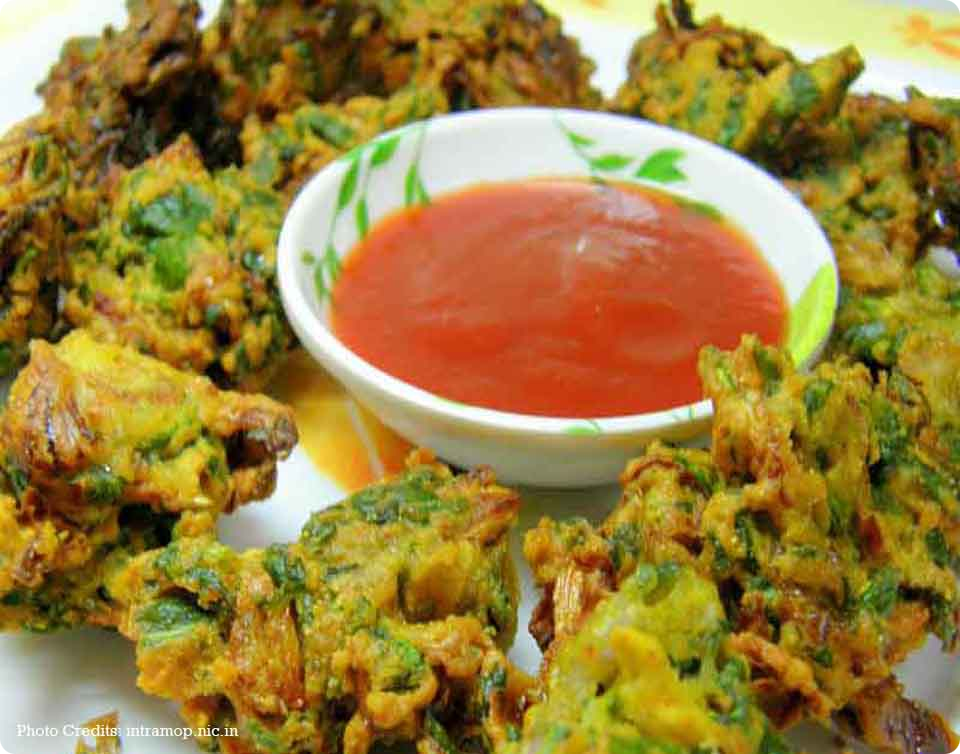 Palak Pakora | AllOverHer