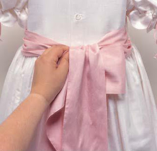 Sew Beautiful Blog: How to Tie a Perfect Sash Bow