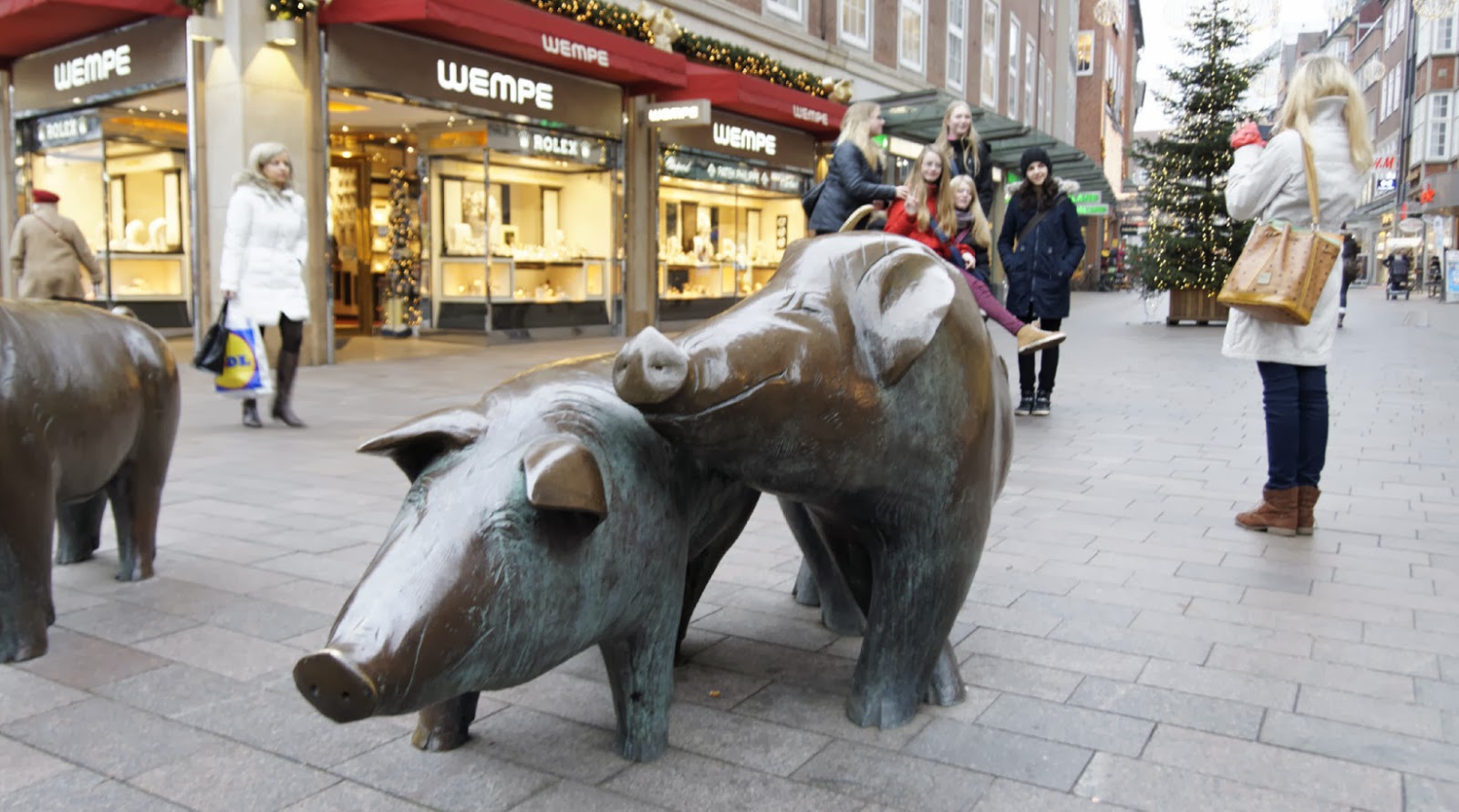 art wonder every day: protection against vampires ...?