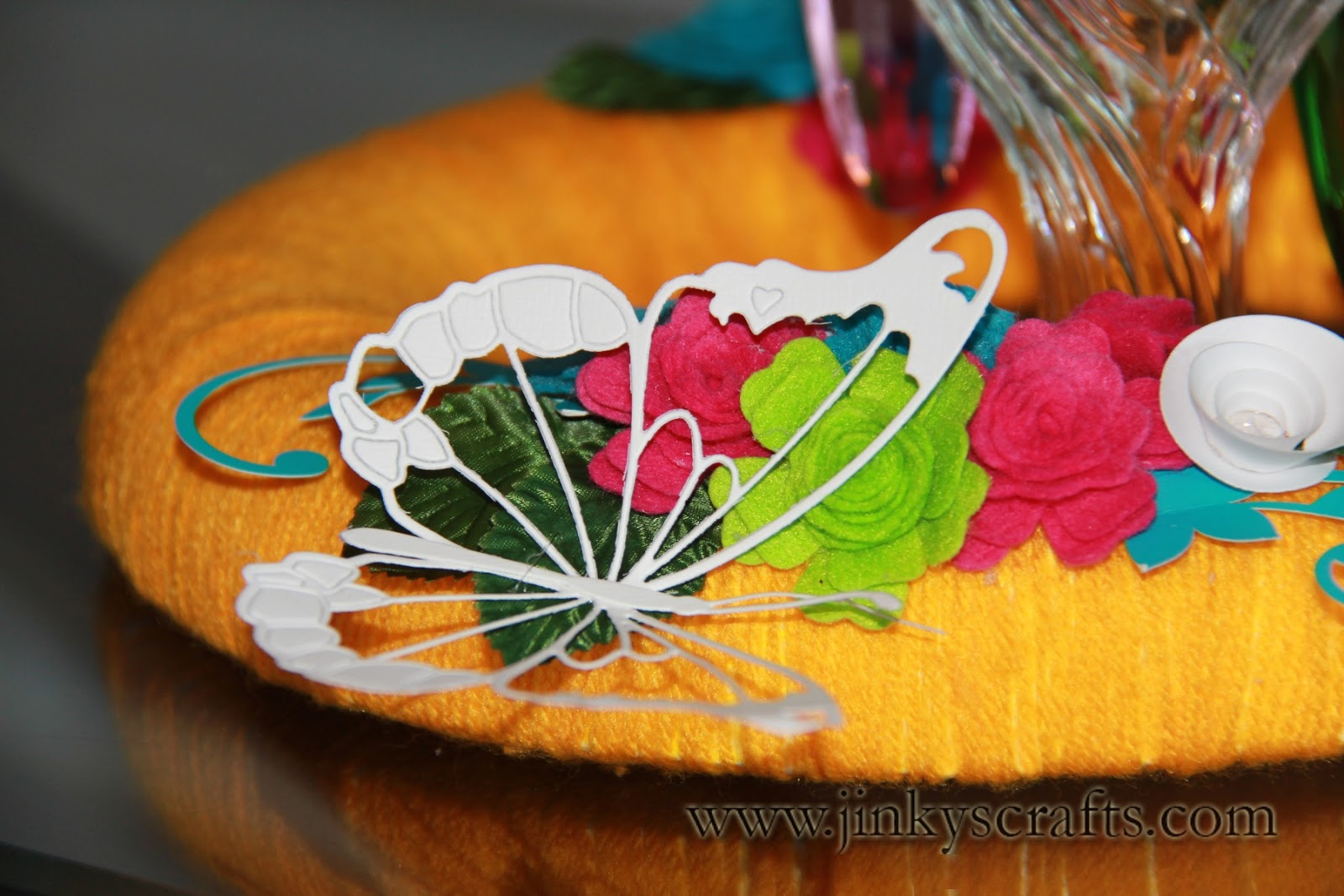 Jinky's Crafts & Designs: Spring Yarn Wreath