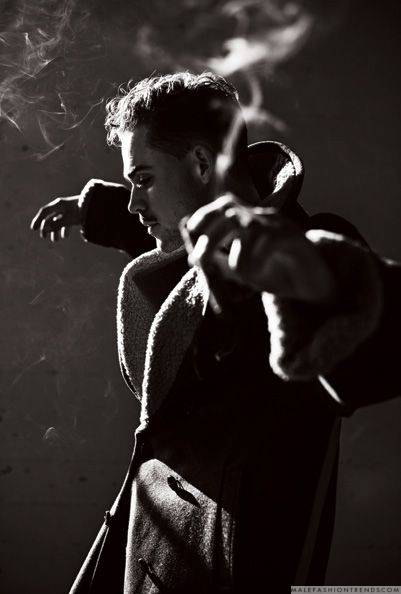 Dacre Montgomery para Essential Homme Magazine por Brian Higbee