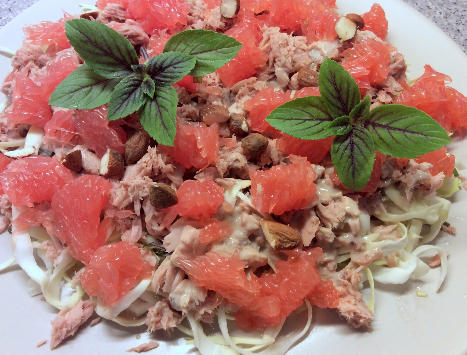 Anne Naturglad: Nem og let salat til aftensmaden med tun, spidskål og ...