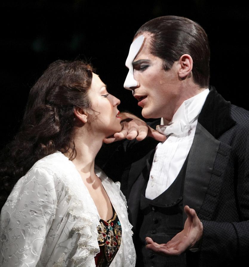artSMart: THE PHANTOM OF THE OPERA