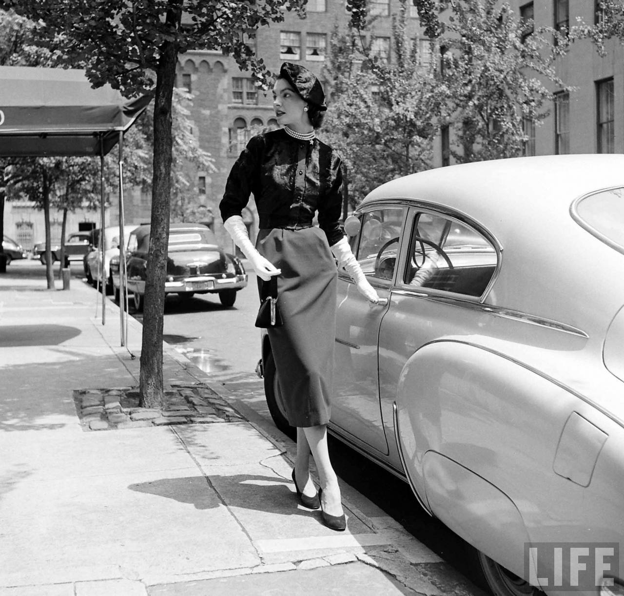 Dividing Vintage Moments : 1949/50 Fashion