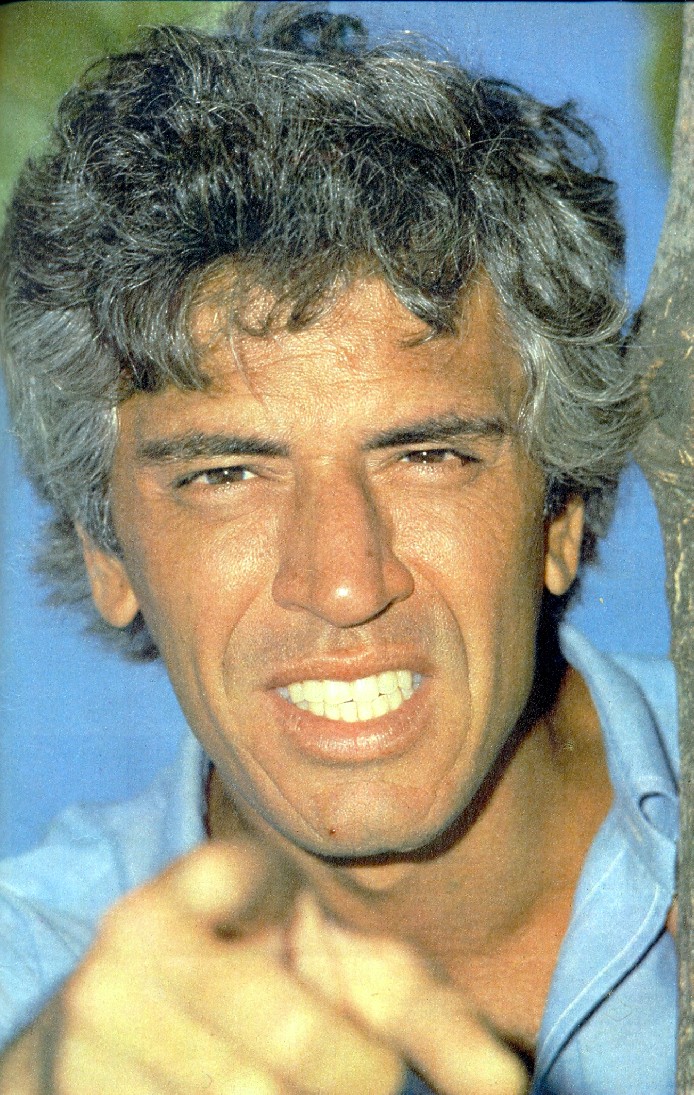 Astros em Revista: NUNO LEAL MAIA O HOMEM DE SANTOS