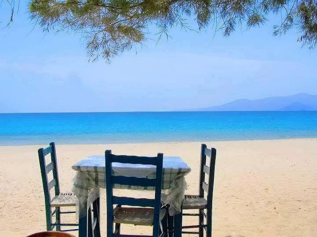 Αχινούλας "HXOI"...: "κάθε μπαλκόνι έχει άλλη θέα", Αύγουστος 2013..