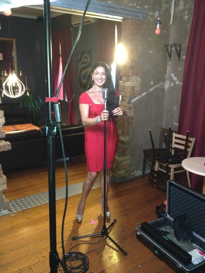 Colleen Windsor: Mary Kiani – Little Things Mean a Lot