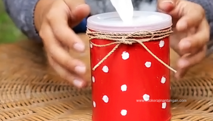 Kreasi Unik Kaleng Bekas Menjadi Tempat Tisu