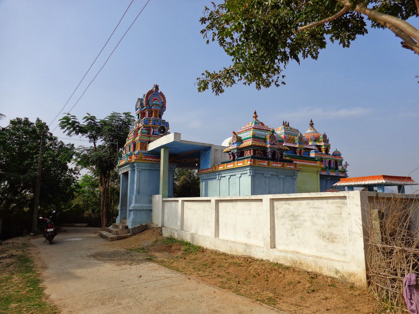 Shiva Krupa: Dilapidated Temples near Nannilam