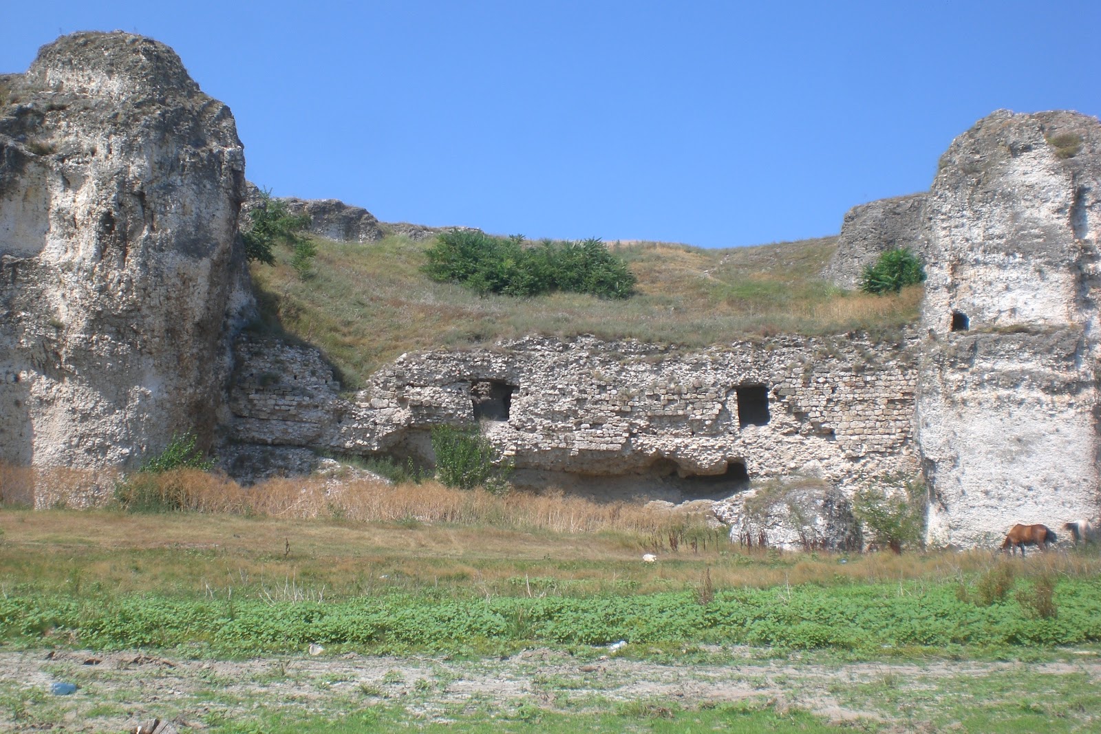 O fotografie...: Situl arheologic Cetatea Carsium - Harsova
