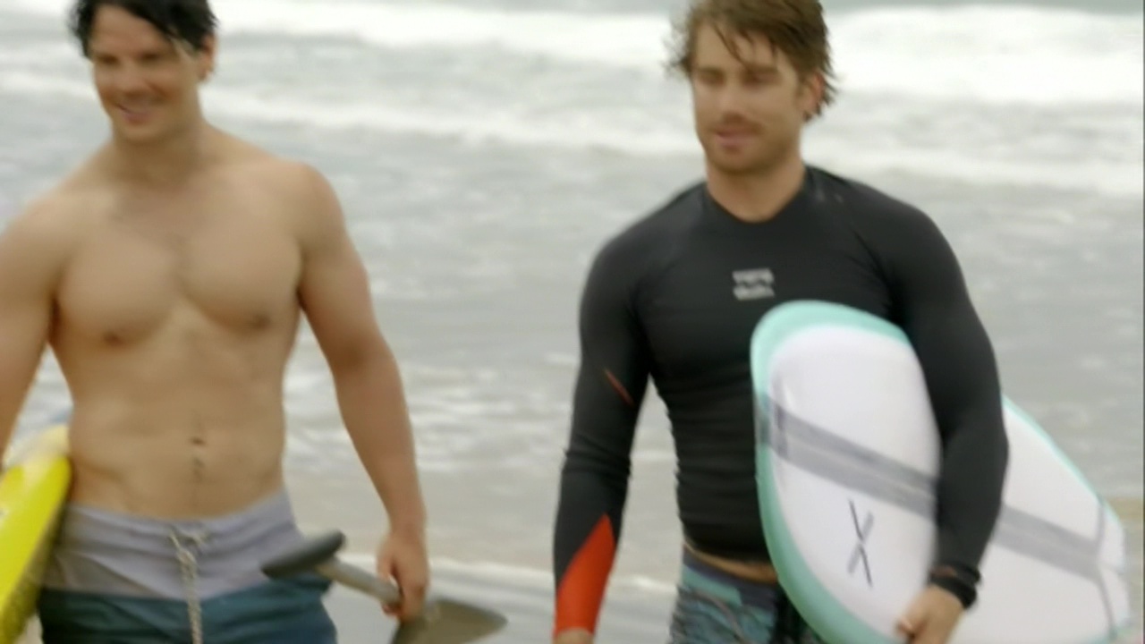 ausCAPS: Dan Churchill shirtless in Surfing The Menu: Next Generation 1 ...