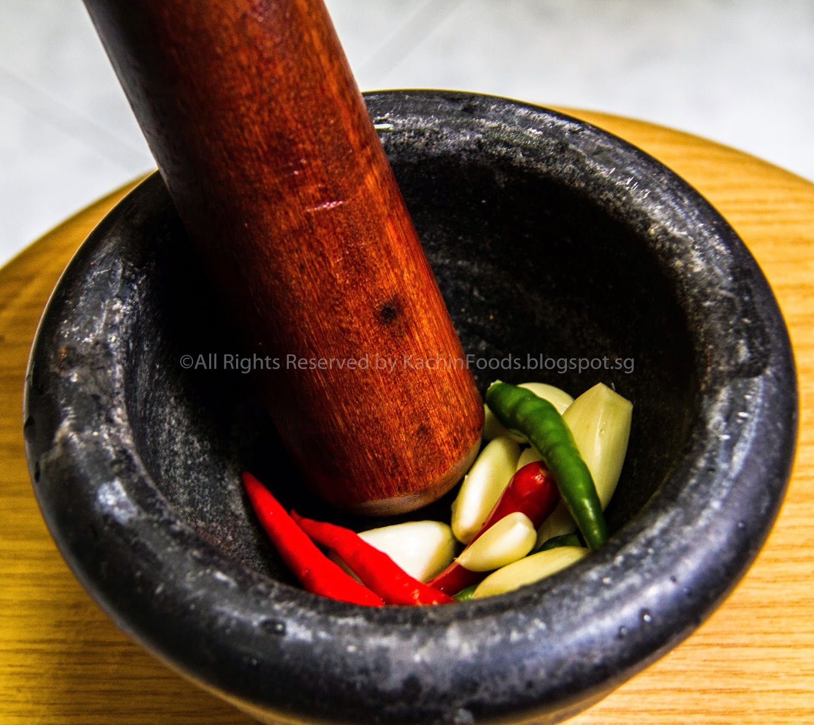 Kachin Foods: Kachin Hkahku Pork Rib & Dried Bamboo Shoot Curry