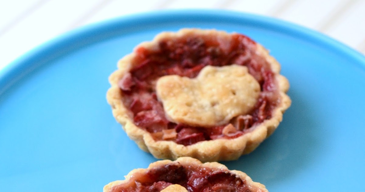 i heart baking!: hello kitty strawberry rhubarb tartlets