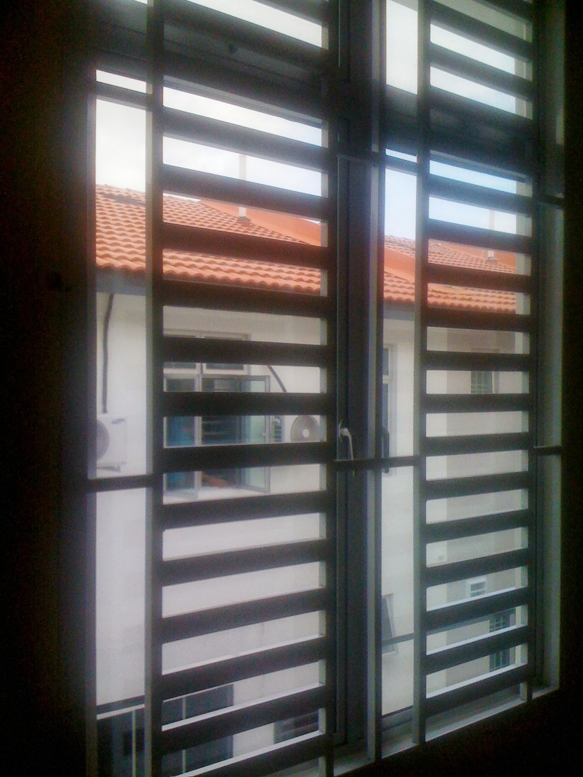 GRILL DAN PAGAR DI JOHOR: Grill Tingkap