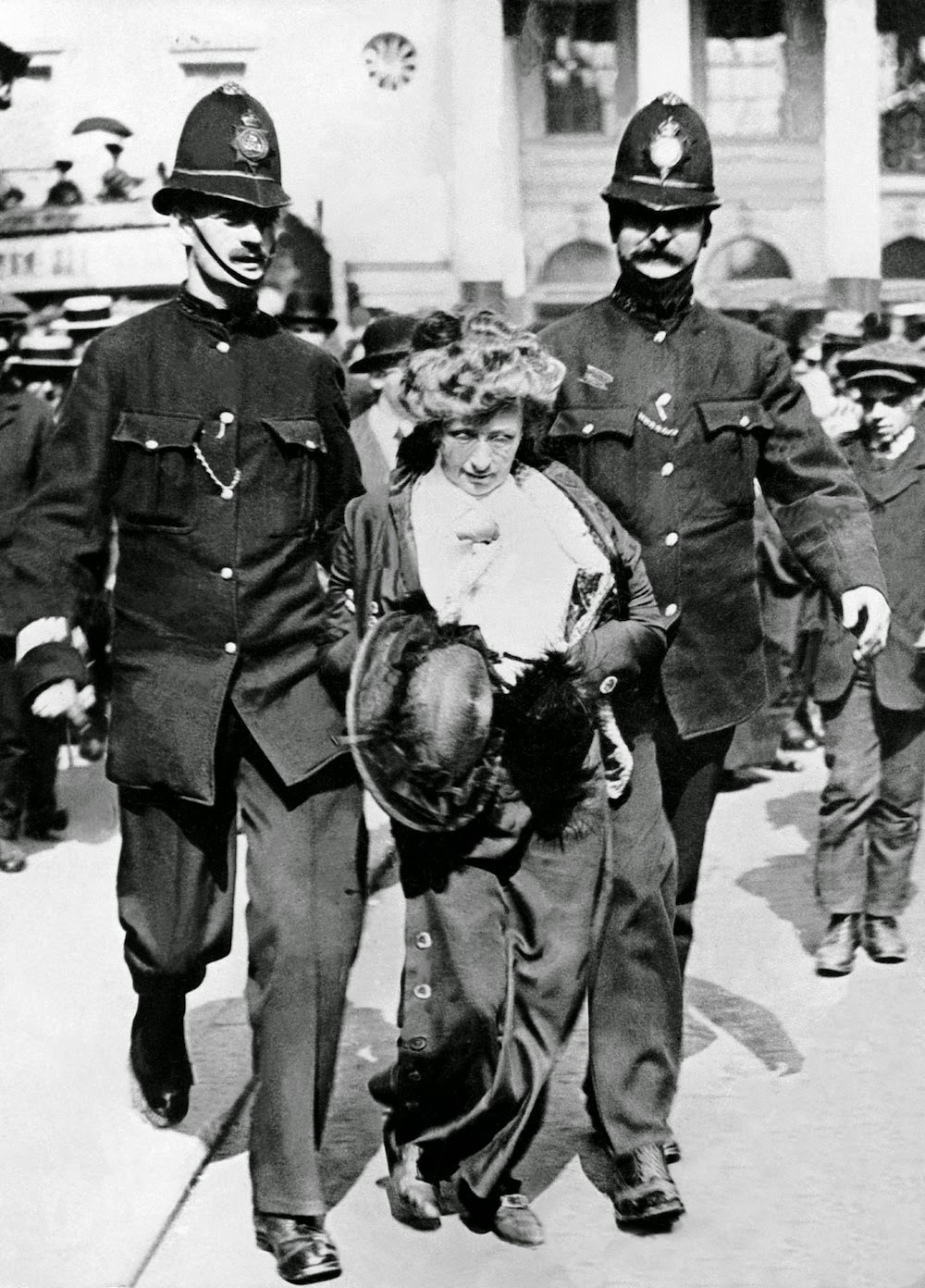 Suffragettes vs. Police: Historical Photos of Women's Suffrage ...