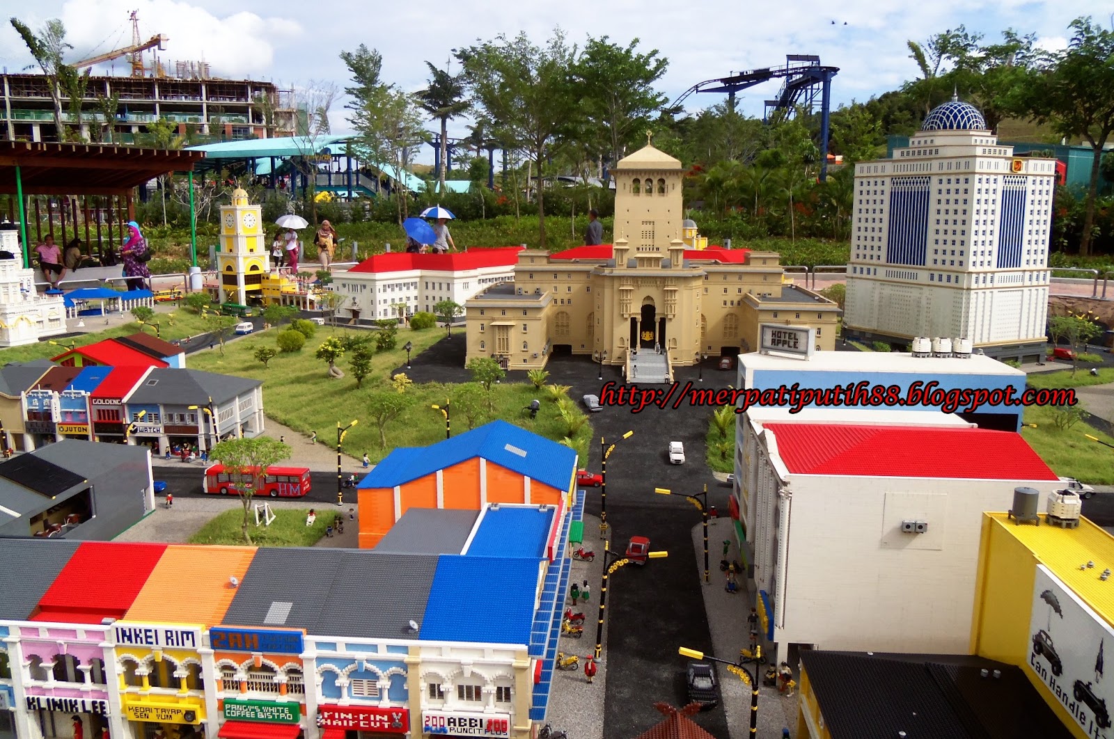 TERBANG BERSAMAKU: WW 17# : Seni Bina Bangunan Lego...