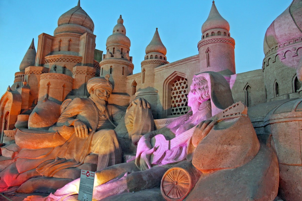 the viewing deck: Remal Sand Sculpture Festival in Kuwait