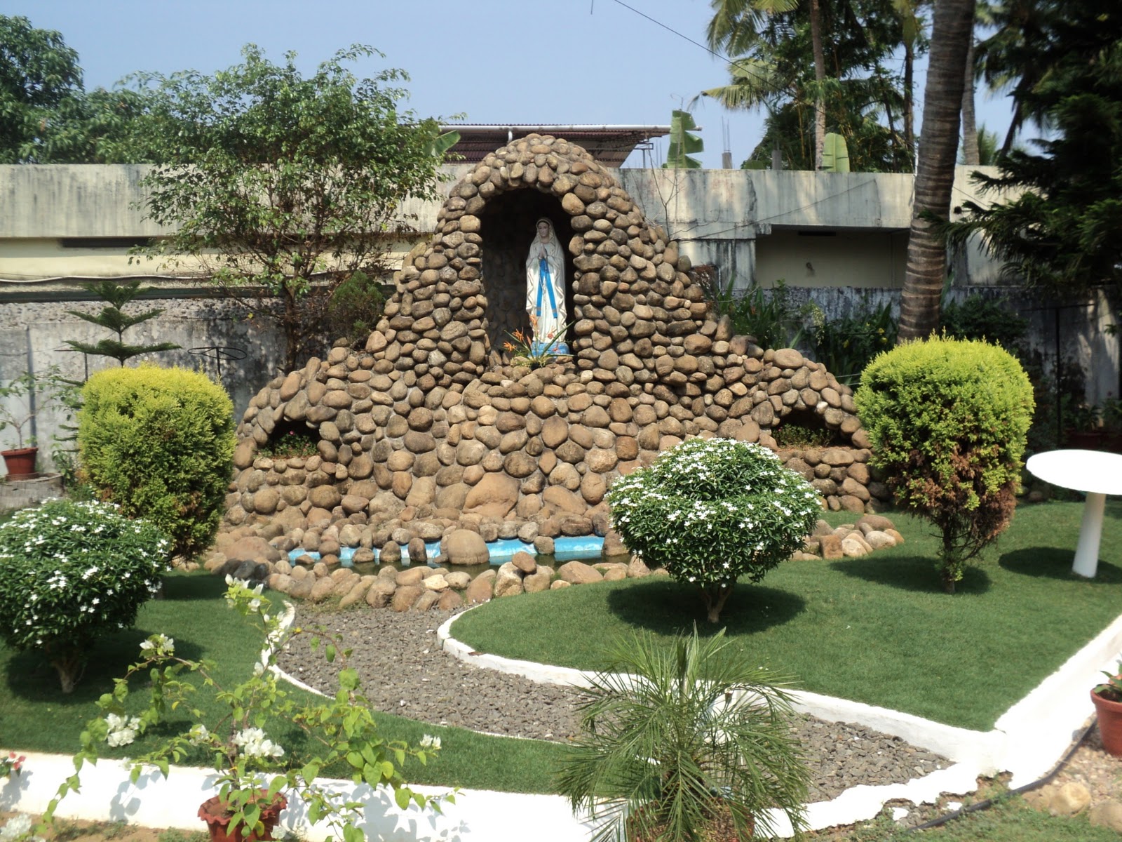 Marveloussights: Grotto of Our lady