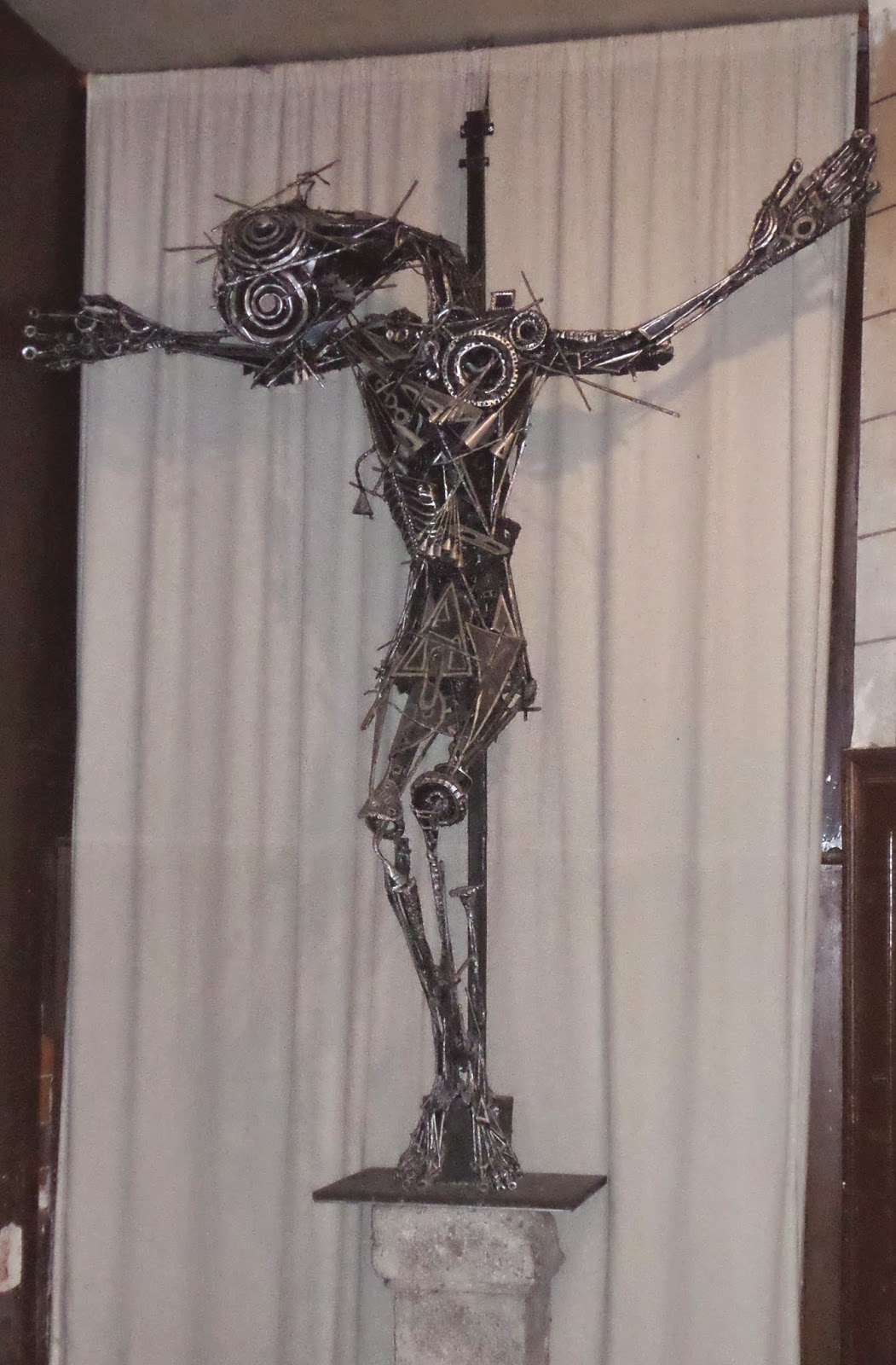 SCRAPTORS SCULPTURE GROUP: Christ by Chomo in Milly-en-Foret near Paris