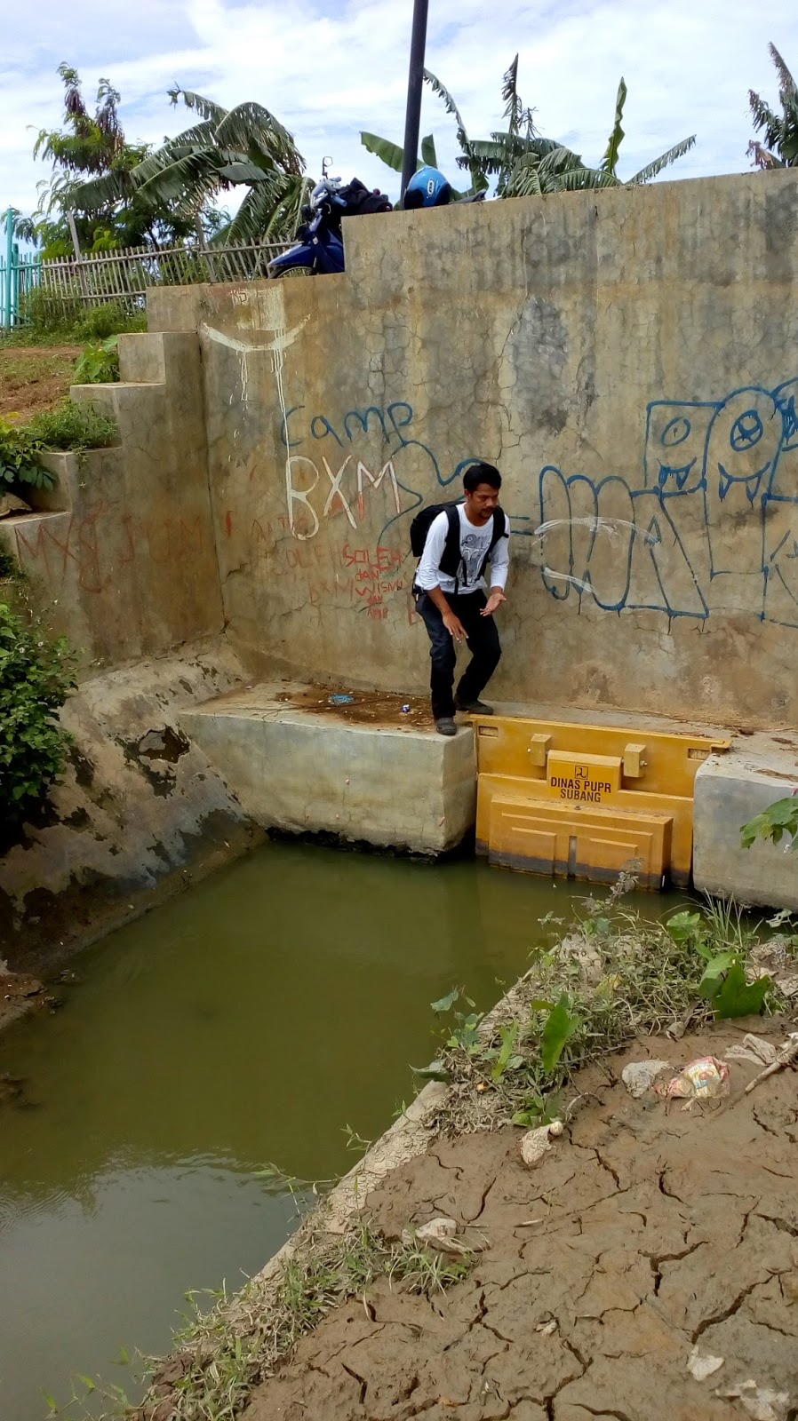 Pintu Air Otomatis | Adjienyoman Fiberglass Production