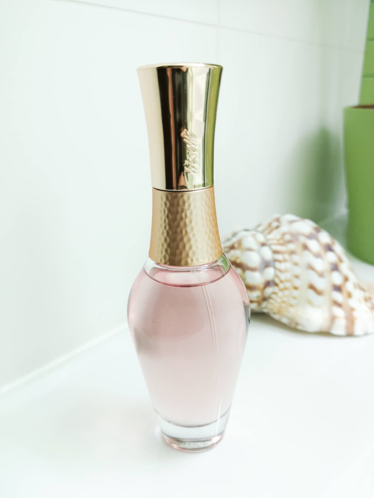For girls: Perfumes | Treselle, Avon