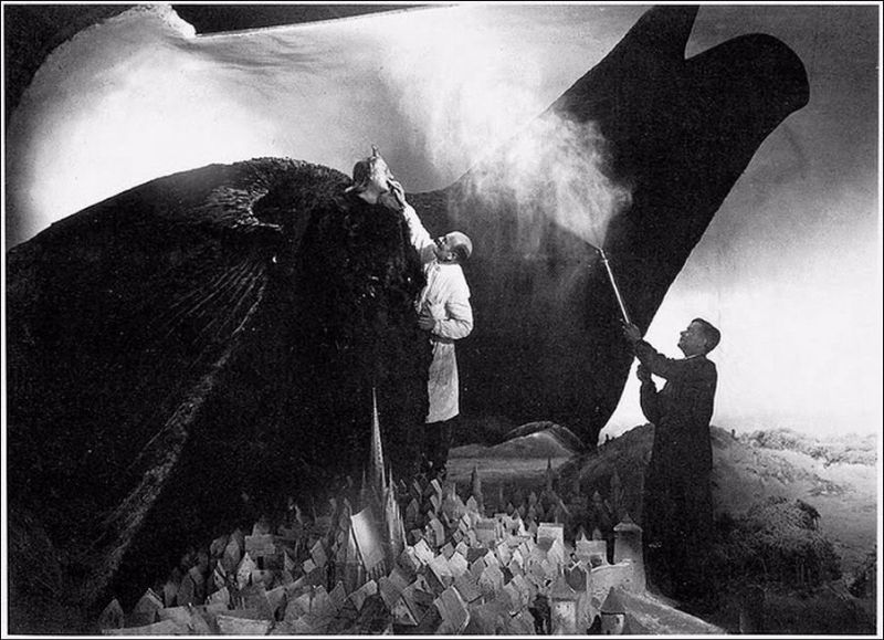 37 Amazing Pictures That Capture the Scenes of 'Faust' Movie in 1926 ...