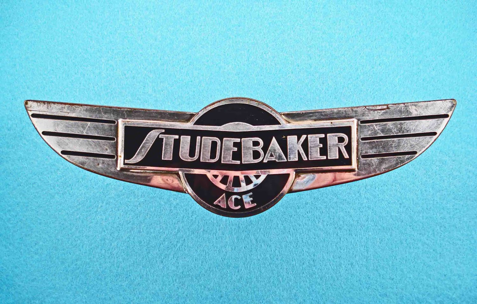 American Auto Emblems: STUDEBAKER