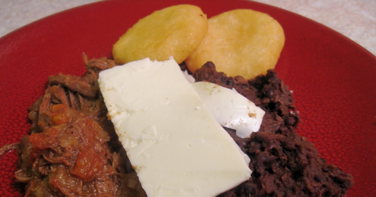 Nibbling Gypsy: Cooking with Mom: Pabellón Part 2 – Black Beans