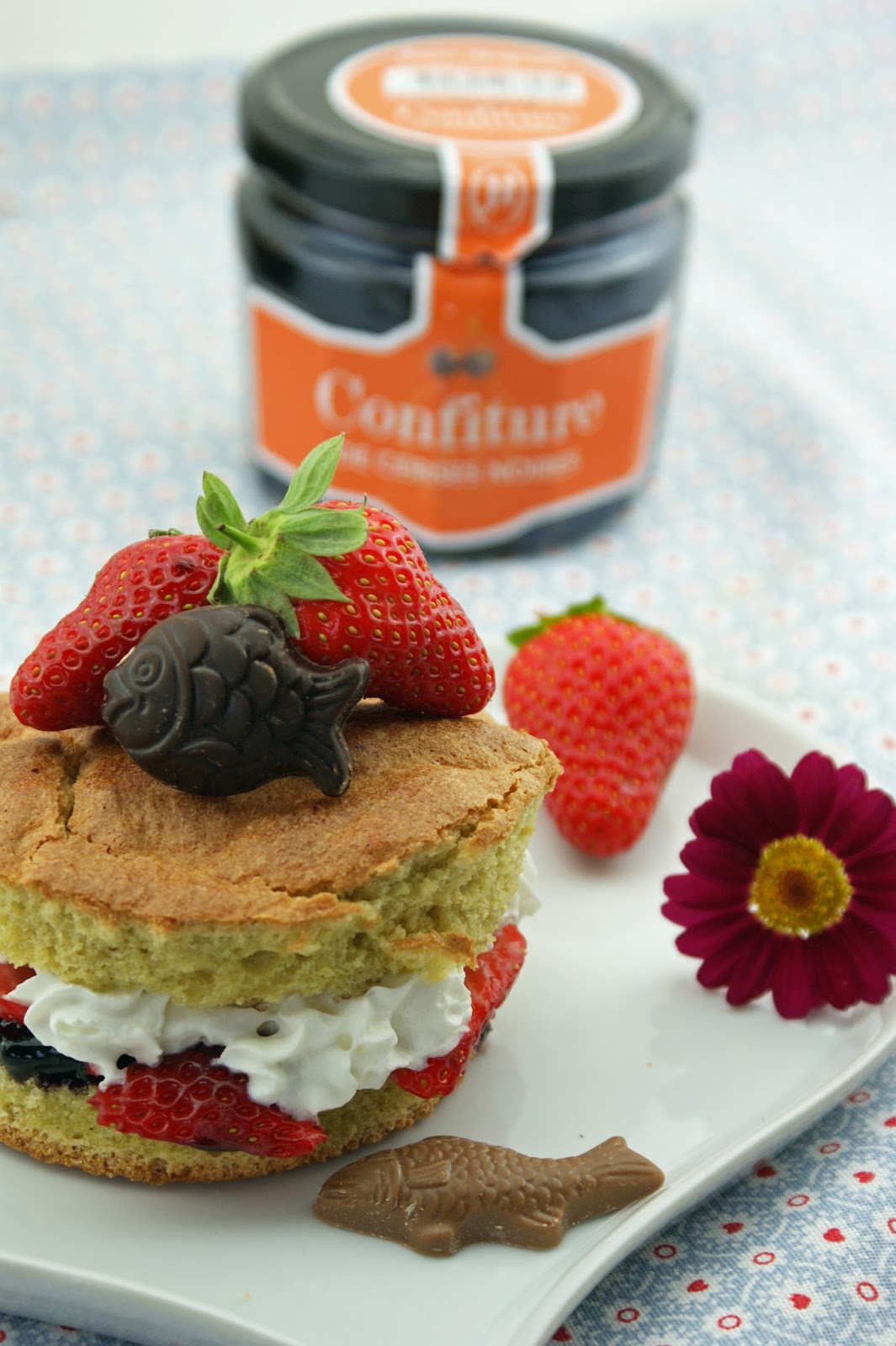 Afternoon Tea: Gâteau de Savoie aux fruits rouges