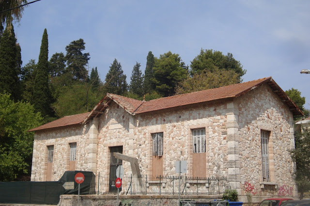 Συλλέκτες ακροκεράμων.: ΝΕΟΚΛΑΣΣΙΚΑ ΚΤΙΡΙΑ ΑΠΟ ΤΗΝ ΚΕΡΚΥΡΑ