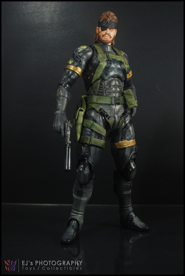 EJ's SHACK: PlayArts : Metal Gear Solid Snake, Sneaking Suit Version