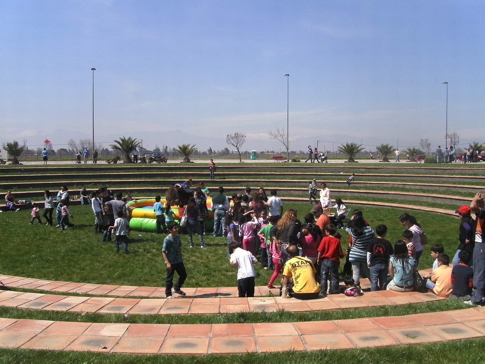 ORFILIA CASTRO: GOBIERNO INAUGURA PARQUE BICENTENARIO DE CERRILLOS