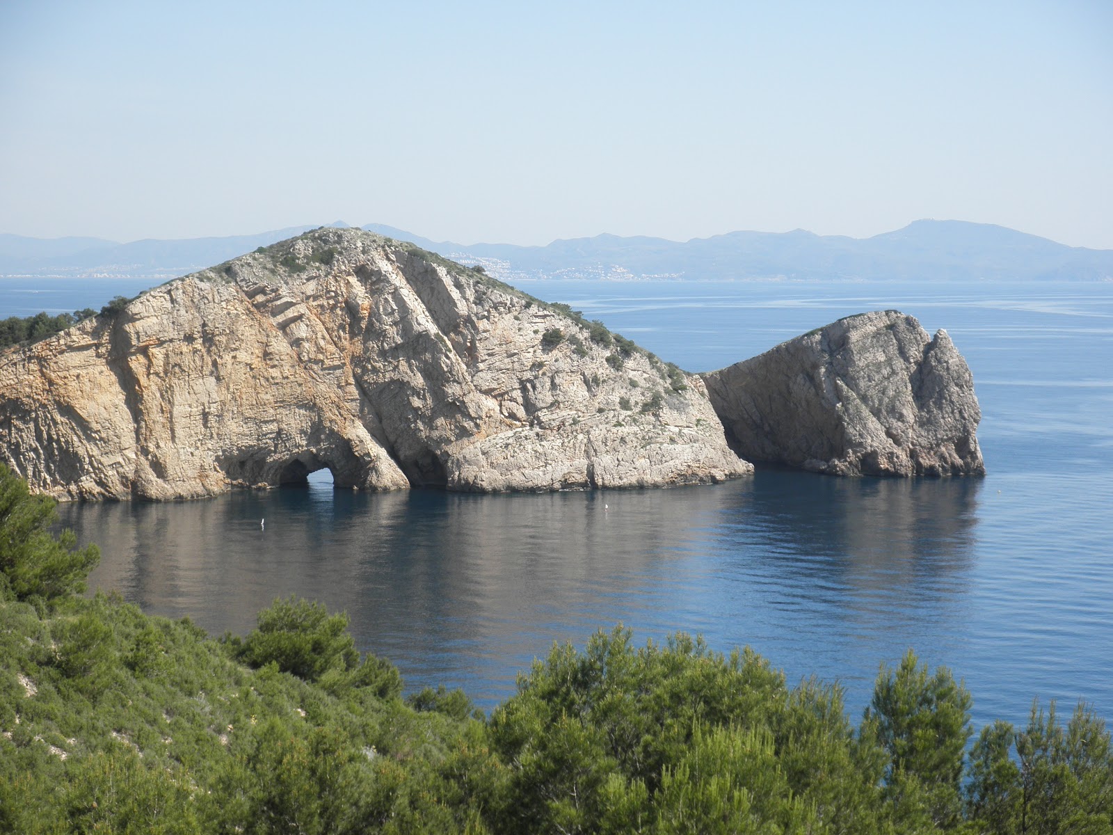 TROUSSEJANT: CALA FERRIOL