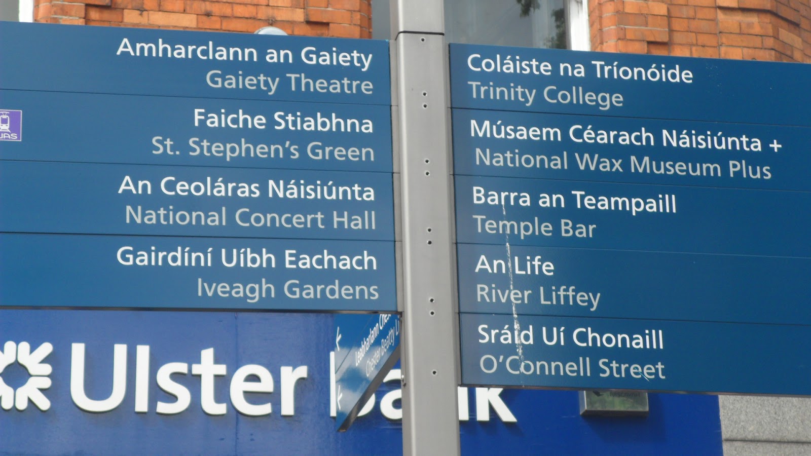 blog de lourdes vicente: Road signs ans street signs in Dublin are ...