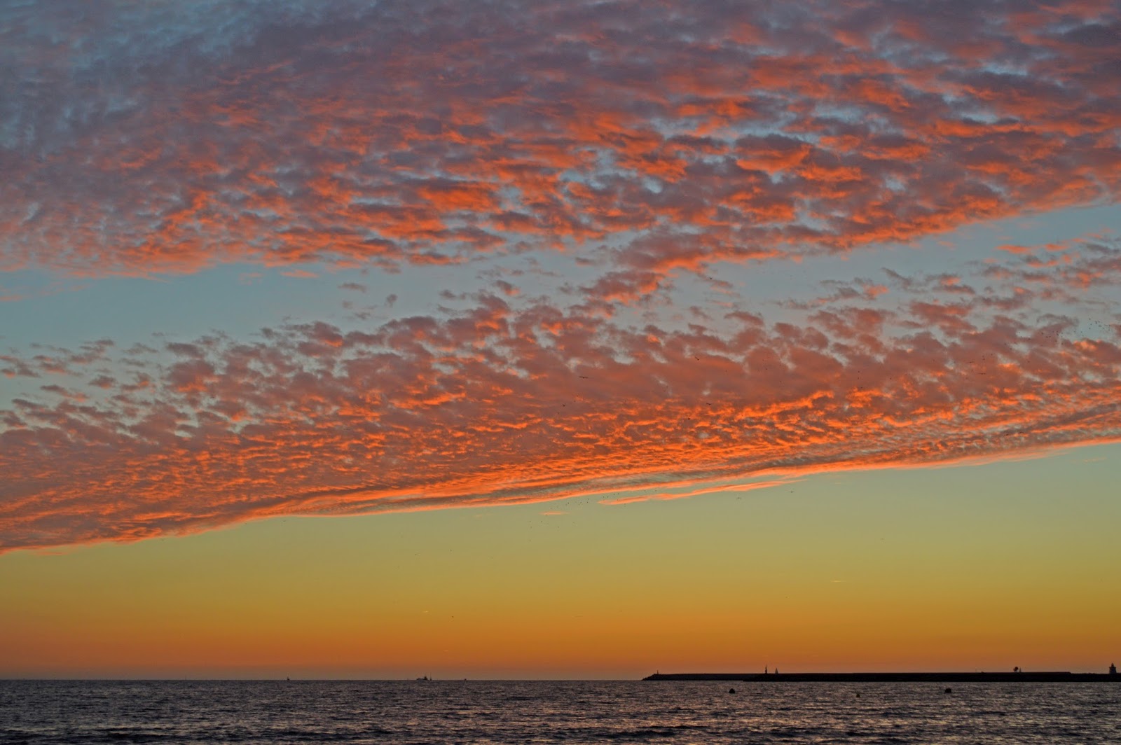 FOTOGRAFIAS DEL MUNDO: Paleta de colores al atardecer en Valdelagrana ...