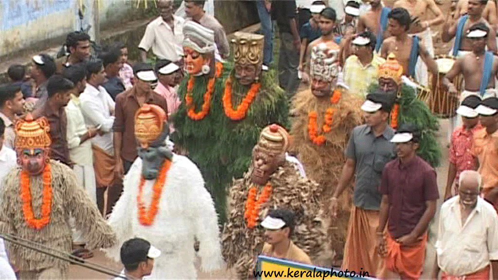 Kummatti kali Pictures (Onam) - Kerala | INDIAN PHOTOS