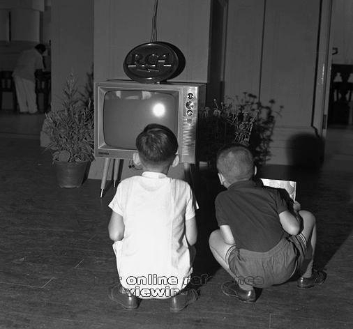 Blog To Express: Ways Done in the Past - TV Broadcasting