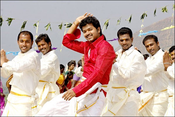 Sizzling Bollywood: Velayudham Vijay Movie First Look Stills, Pictures ...