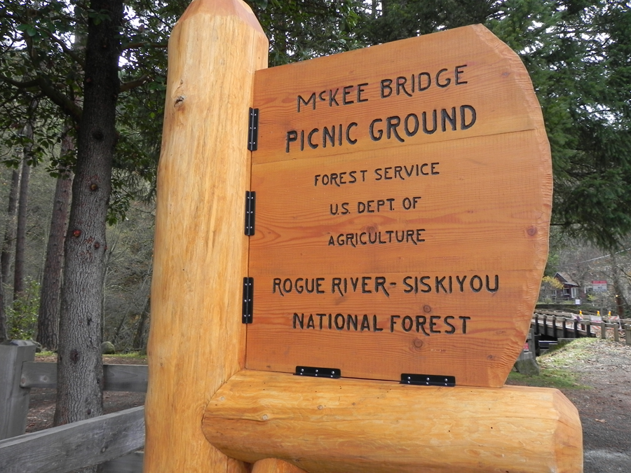 COVERED BRIDGES in the Pacific NW (USA): APPLEGATE RIVER (McKEE)