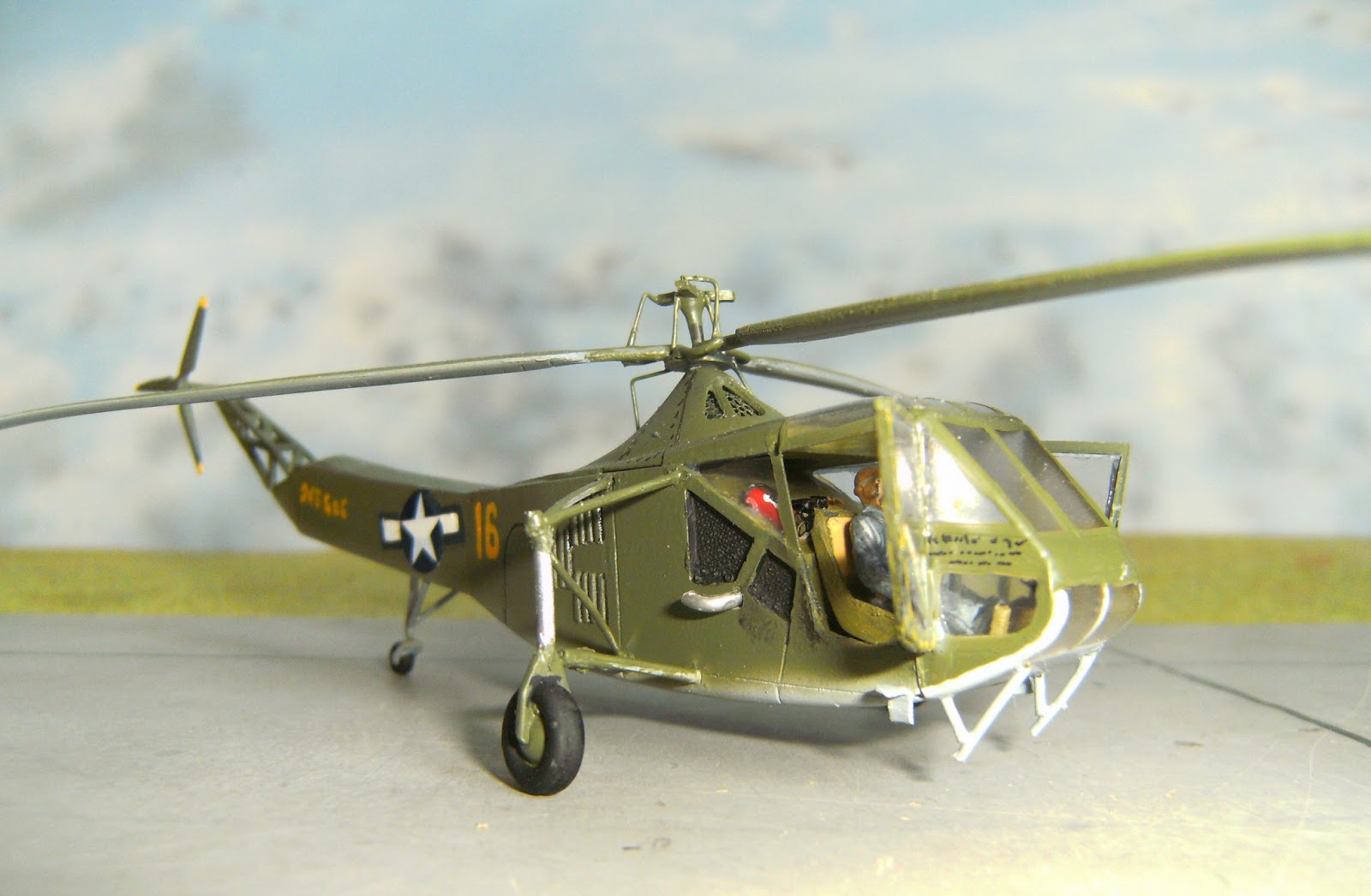 Happyscale-Modellbau: Sikorsky R-4 Hoverfly - aeromodell resin-kit 1/72