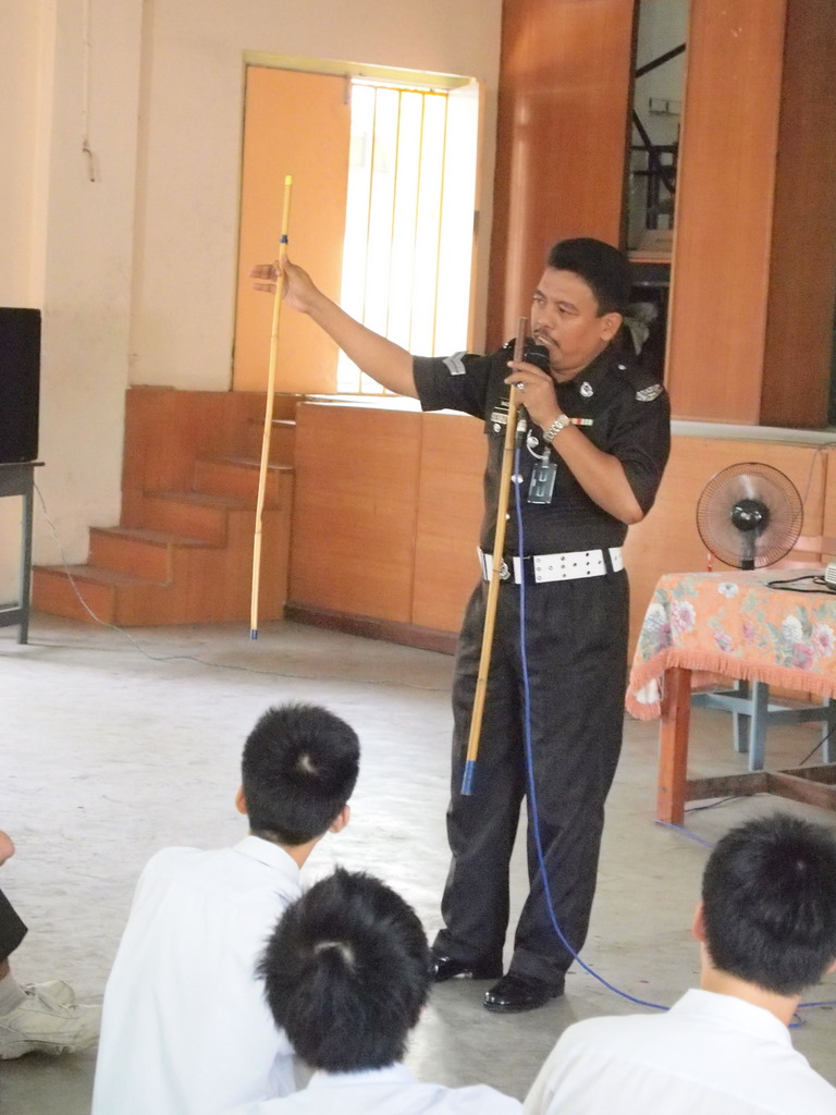 Warna-Warni STK: CERAMAH HUKUMAN PENJARA, SEBAT DAN GANTUNG