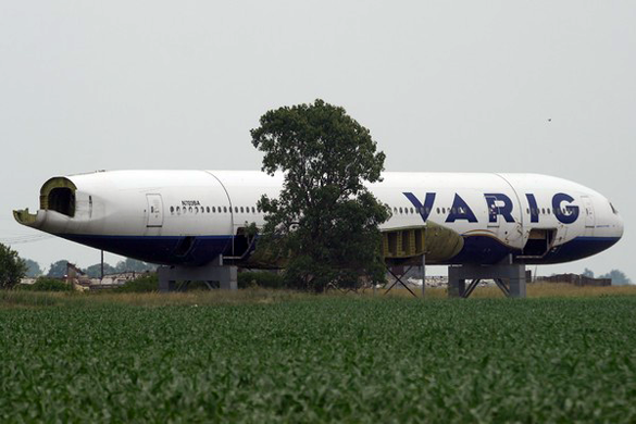 sofá di pobre: Lula tem que explicar Falência da VARIG. Ou ele nada ...